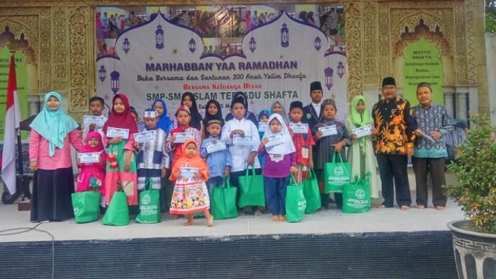 BUKA BERSAMA DAN SANTUNAN 200 ANAK YATIM - Sekolah Islam Shafta Surabaya